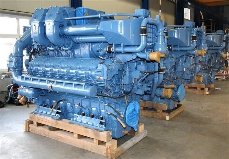 Unveiling of the first all-Iranian naval diesel engine / 2 missile ...