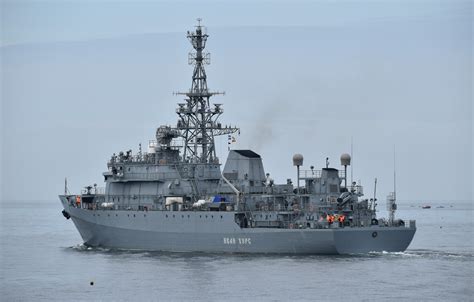 20 nautical miles from #Odessa – #Russian #SIGINT Ship Ivan Khurs – The ...