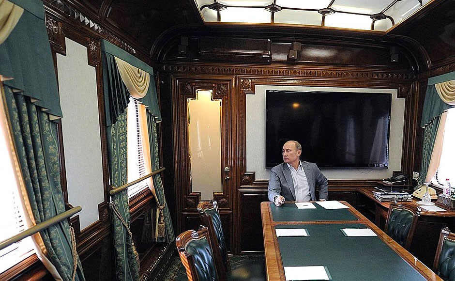 Vladimir Putins Paranoid Armored Train Travel – The Cyber Shafarat