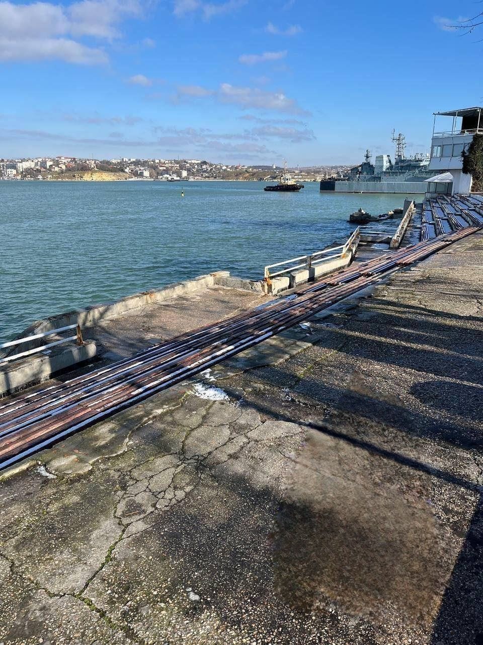 “ATESH” records the arrival of a large landing ship in Sevastopol – The ...