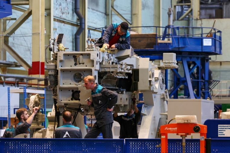 RU production of at least four AK-176MA-01 naval artillery mounts – The ...